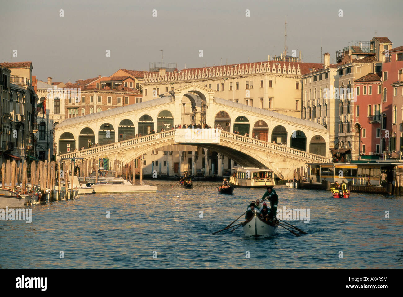 Rialto Bridge and the Grand Canal, Venice, UNESCO World Heritage Site ...