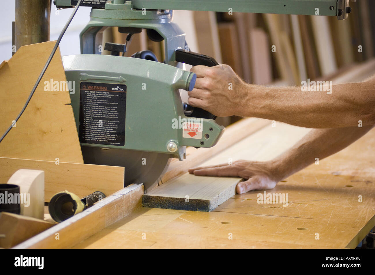 Radial arm saw hi-res stock photography and images - Alamy