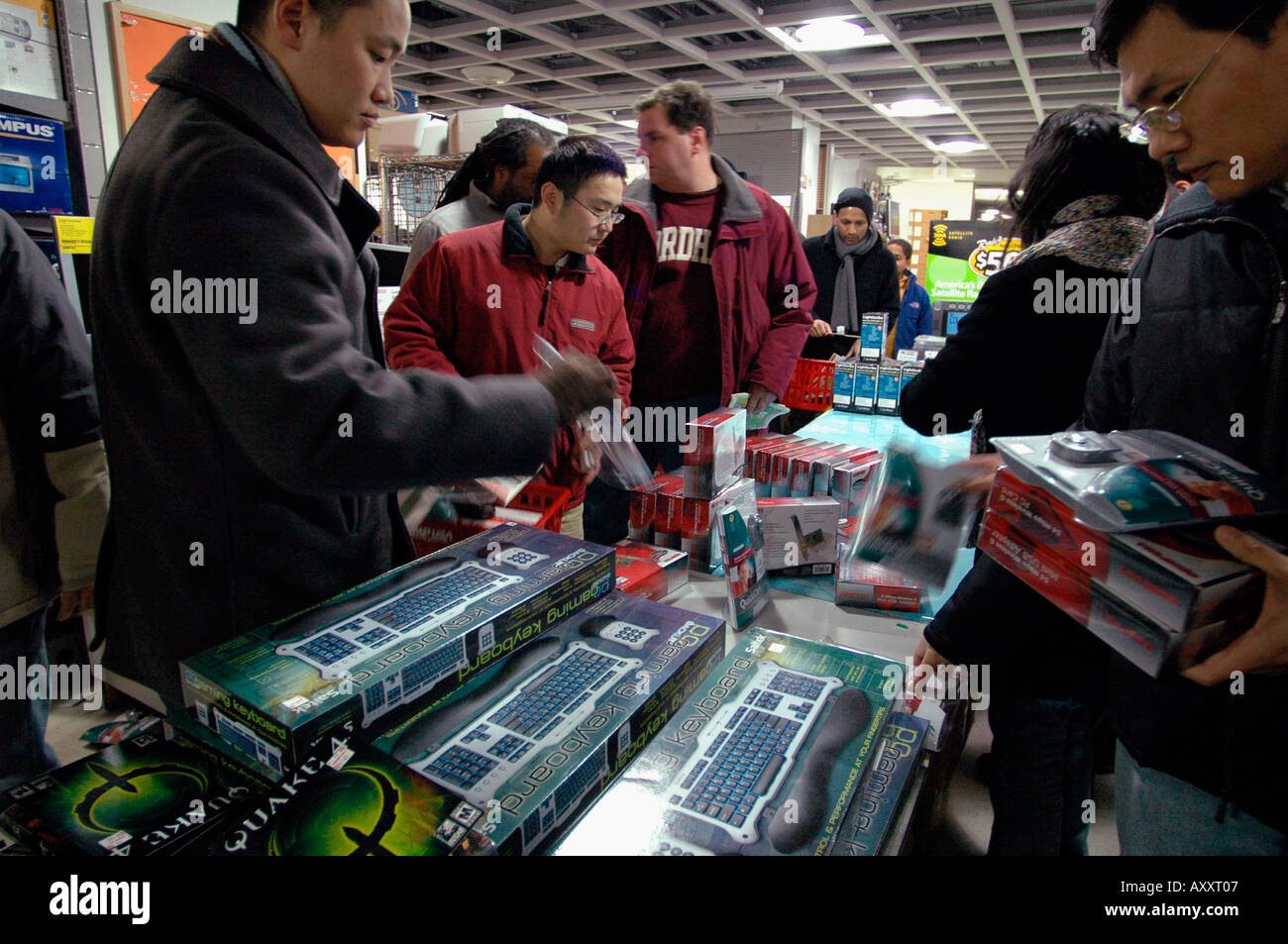 CompUSA in New York City opens for Christmas Shopping Stock Photo - Alamy