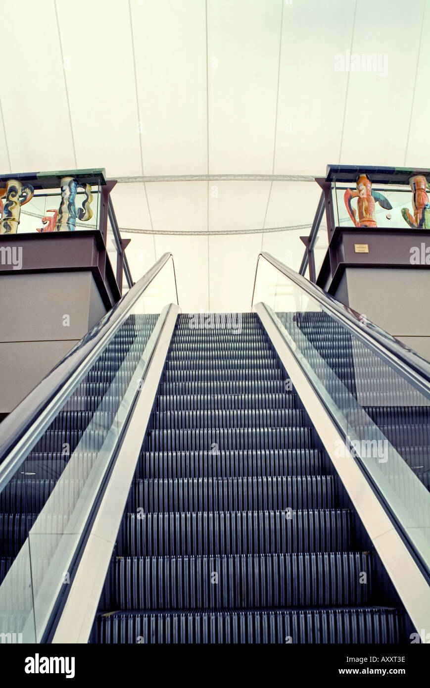 Escalator track hi-res stock photography and images - Alamy
