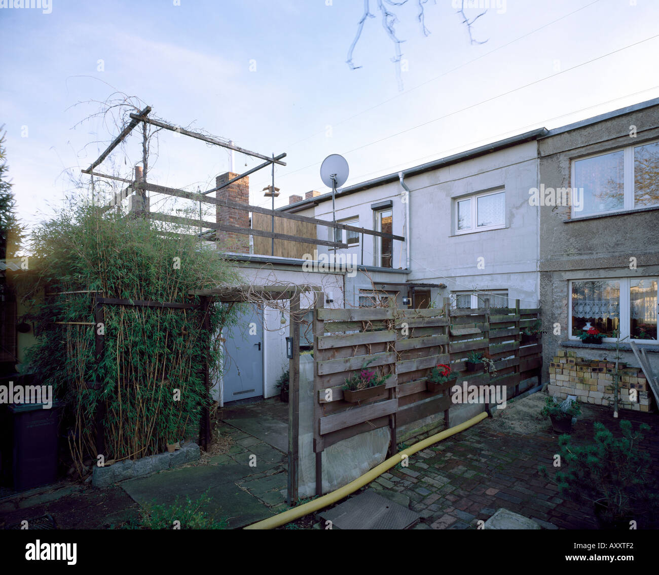 Bauhaus estate dessau torten hi-res stock photography and images - Alamy