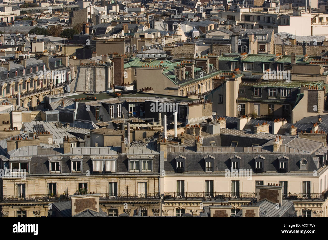 French house rooftops hi-res stock photography and images - Alamy
