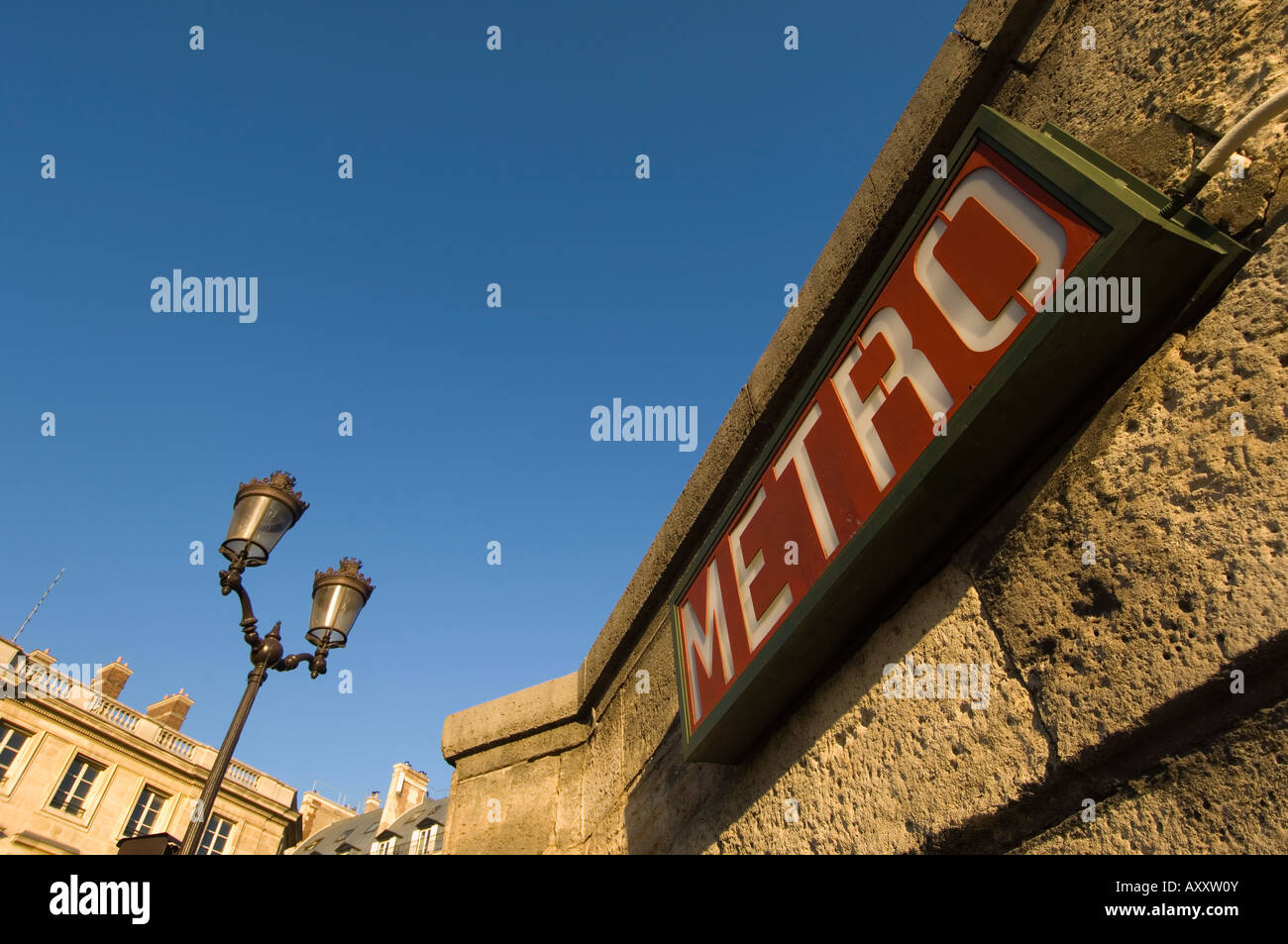 Concorde metro hi-res stock photography and images - Alamy