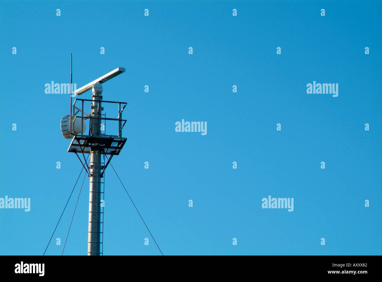 Sonar ship hi-res stock photography and images - Alamy