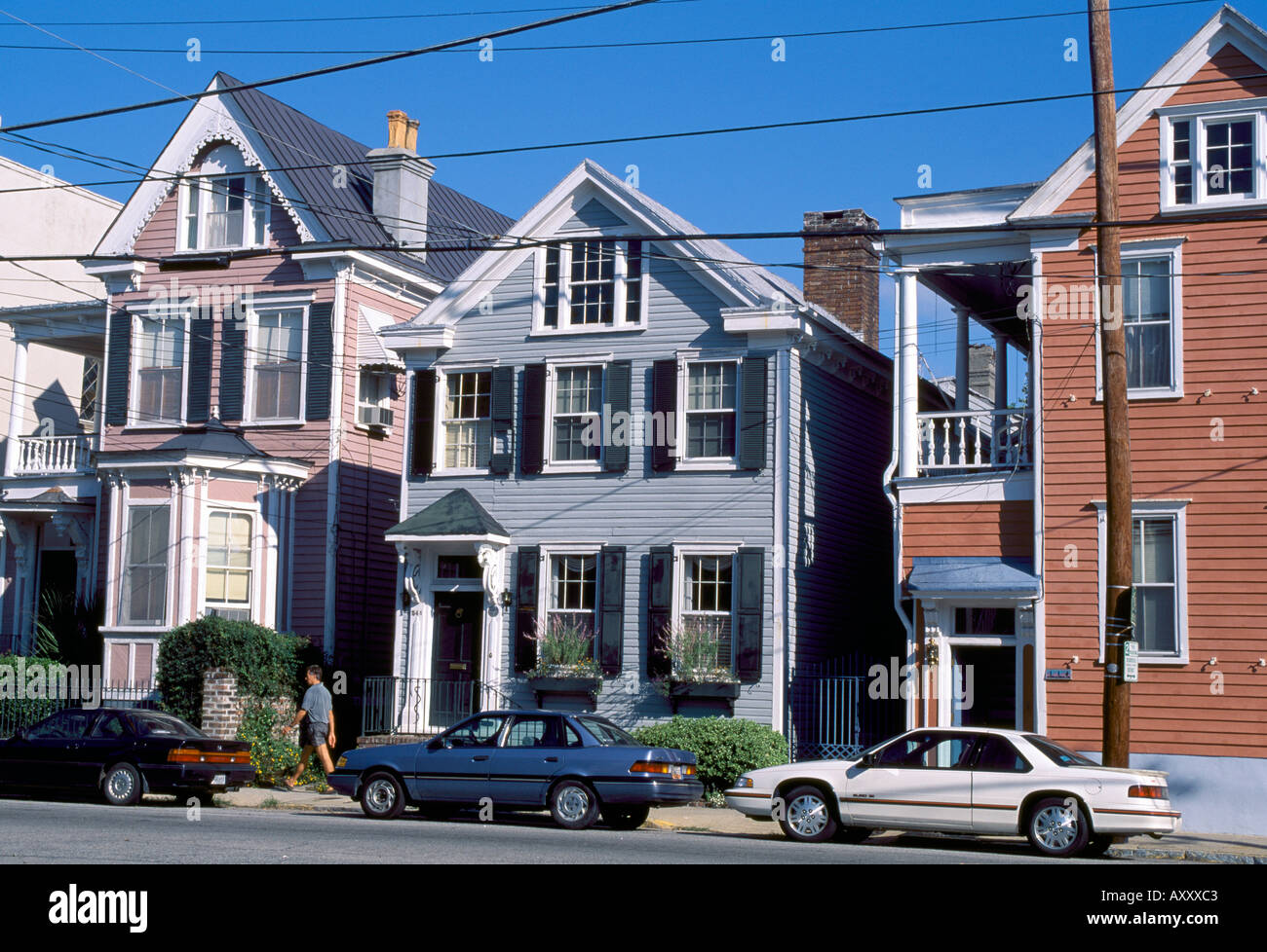 Charleston single house hi-res stock photography and images - Alamy