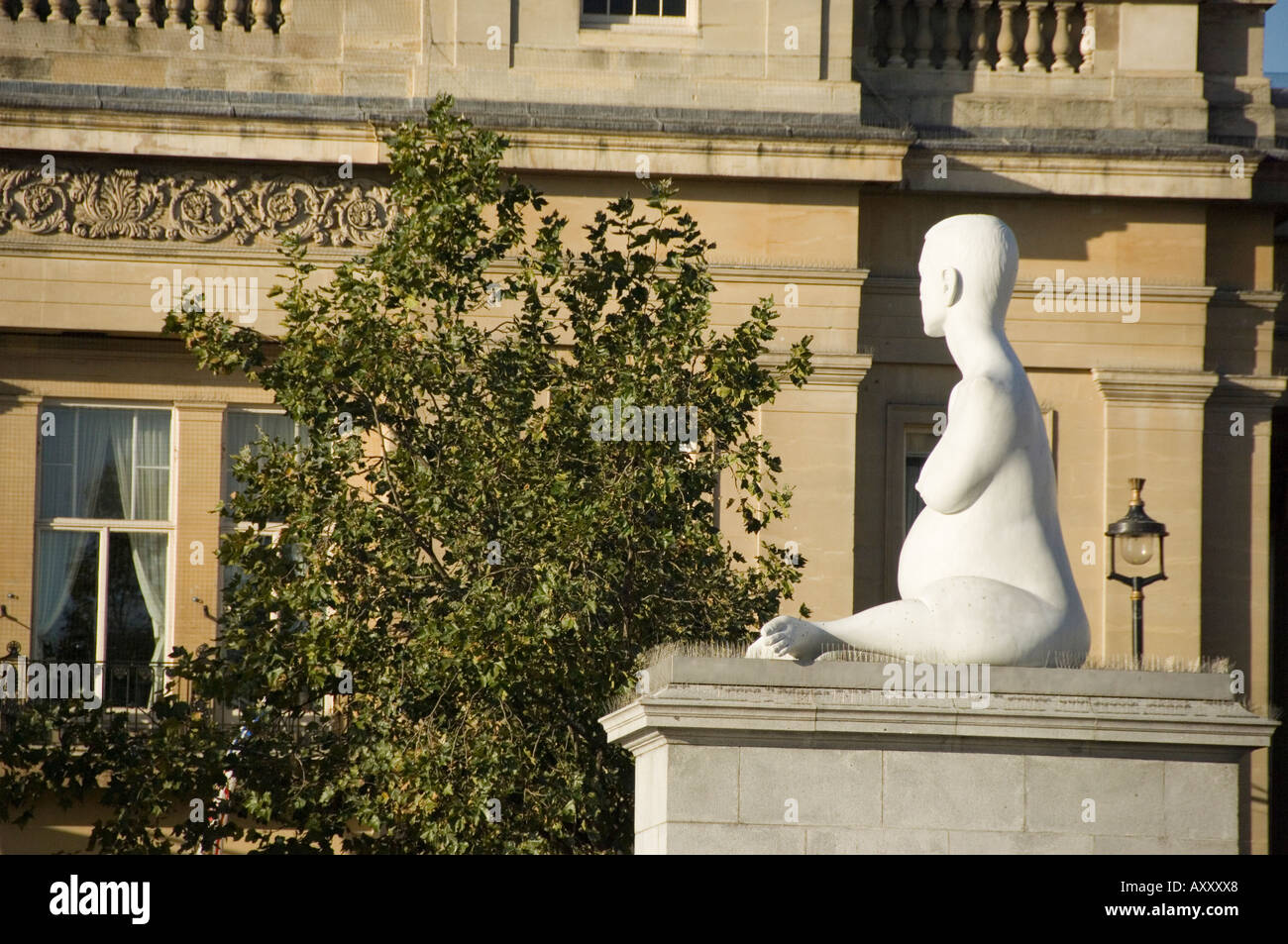 Alison lapper sculpture hi-res stock photography and images - Alamy