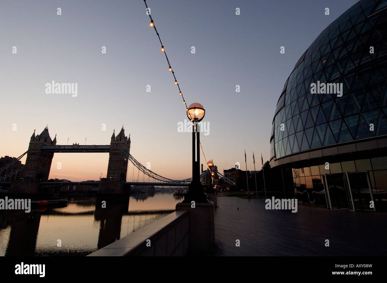 Queen's walk city hall hi-res stock photography and images - Alamy