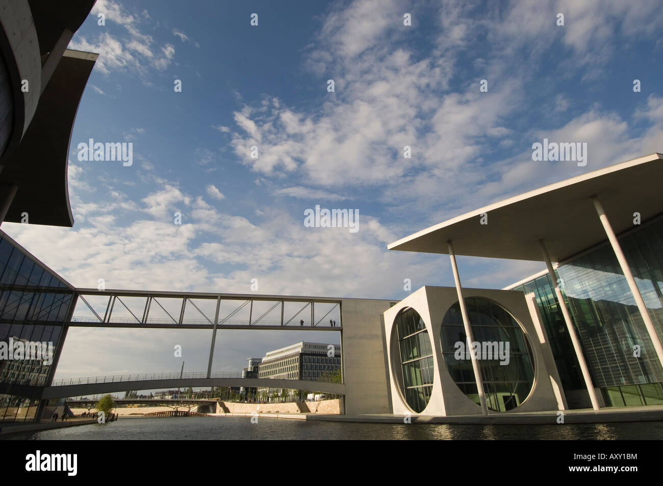Modern government buildings hi-res stock photography and images - Alamy