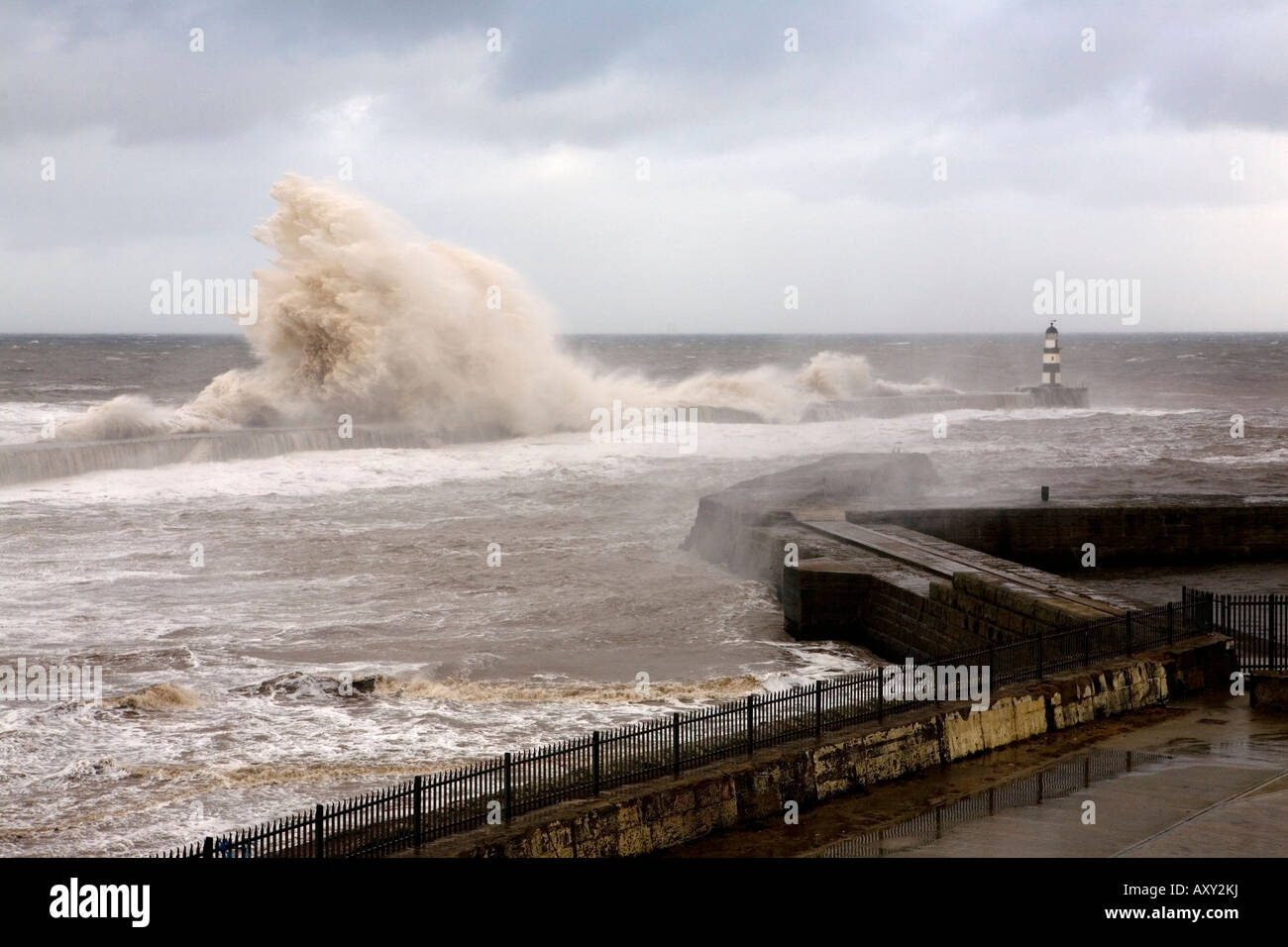 Seaham harbour lighthouse hi-res stock photography and images - Alamy