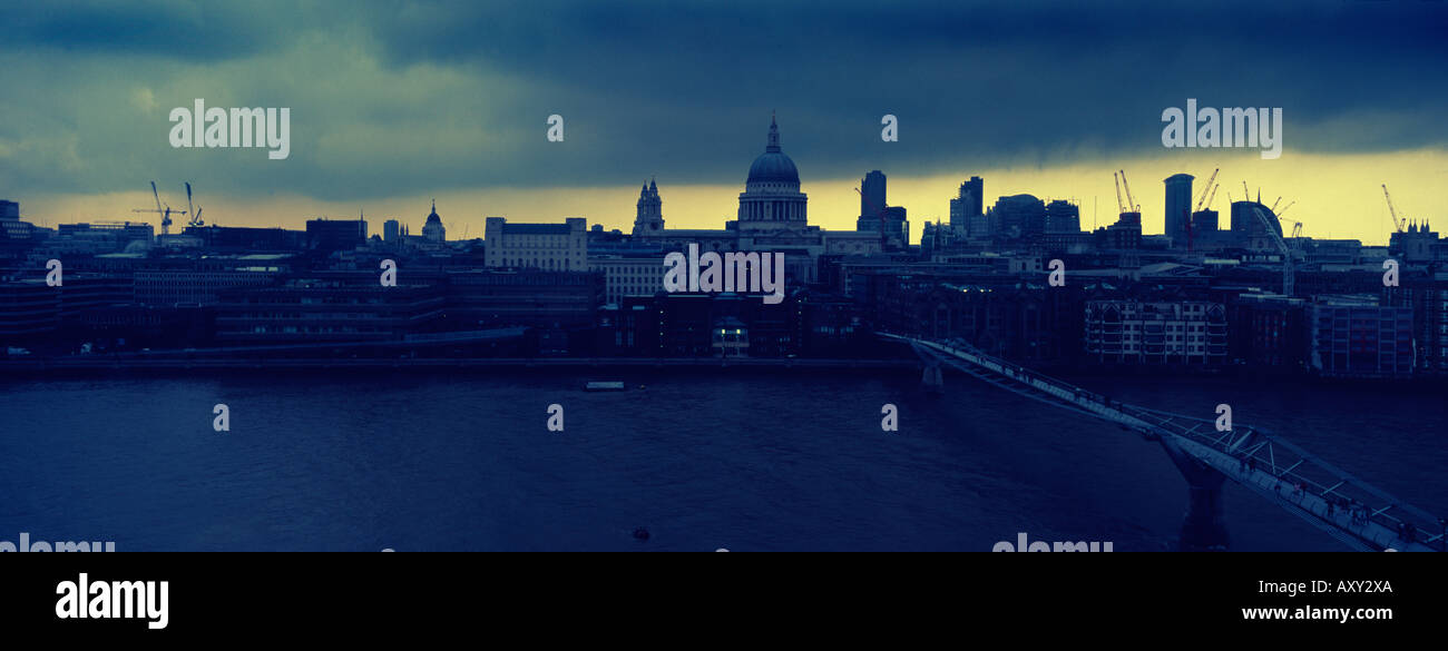 City of london problems hi-res stock photography and images - Alamy