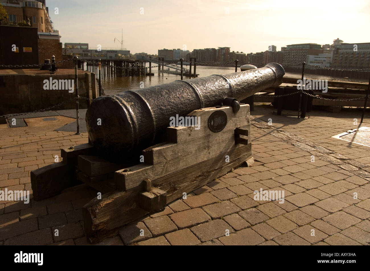 Old cannon at St Katherines Dock in London Stock Photo - Alamy