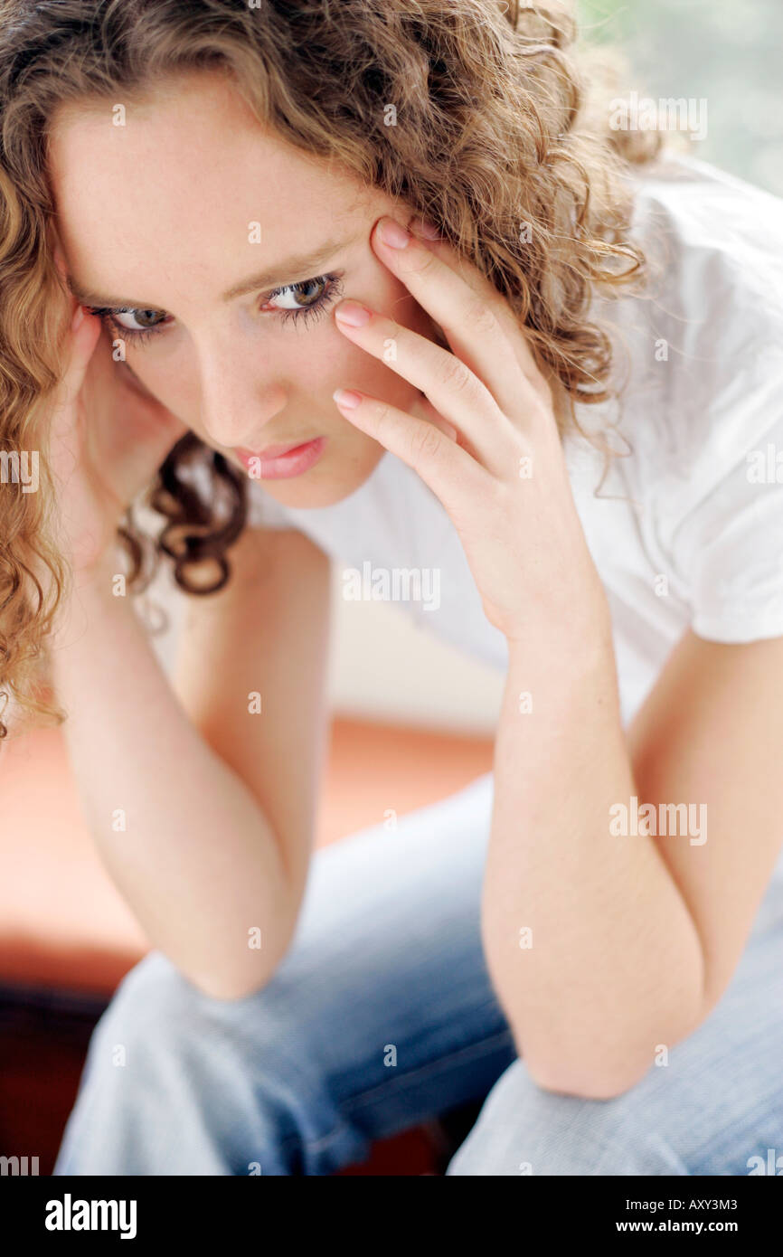 Young girl upset Stock Photo - Alamy
