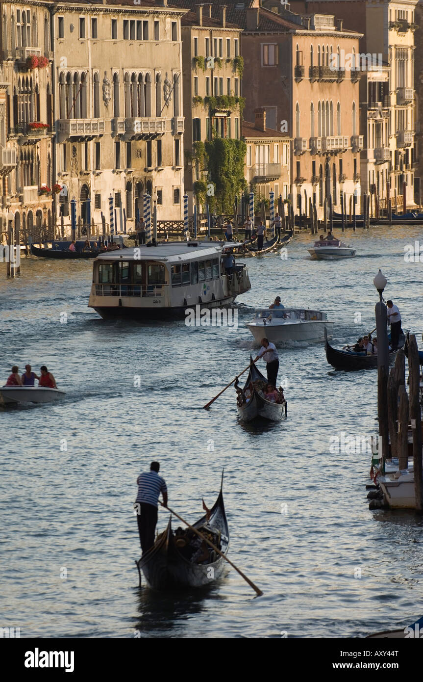 Traffic boat hi-res stock photography and images - Alamy