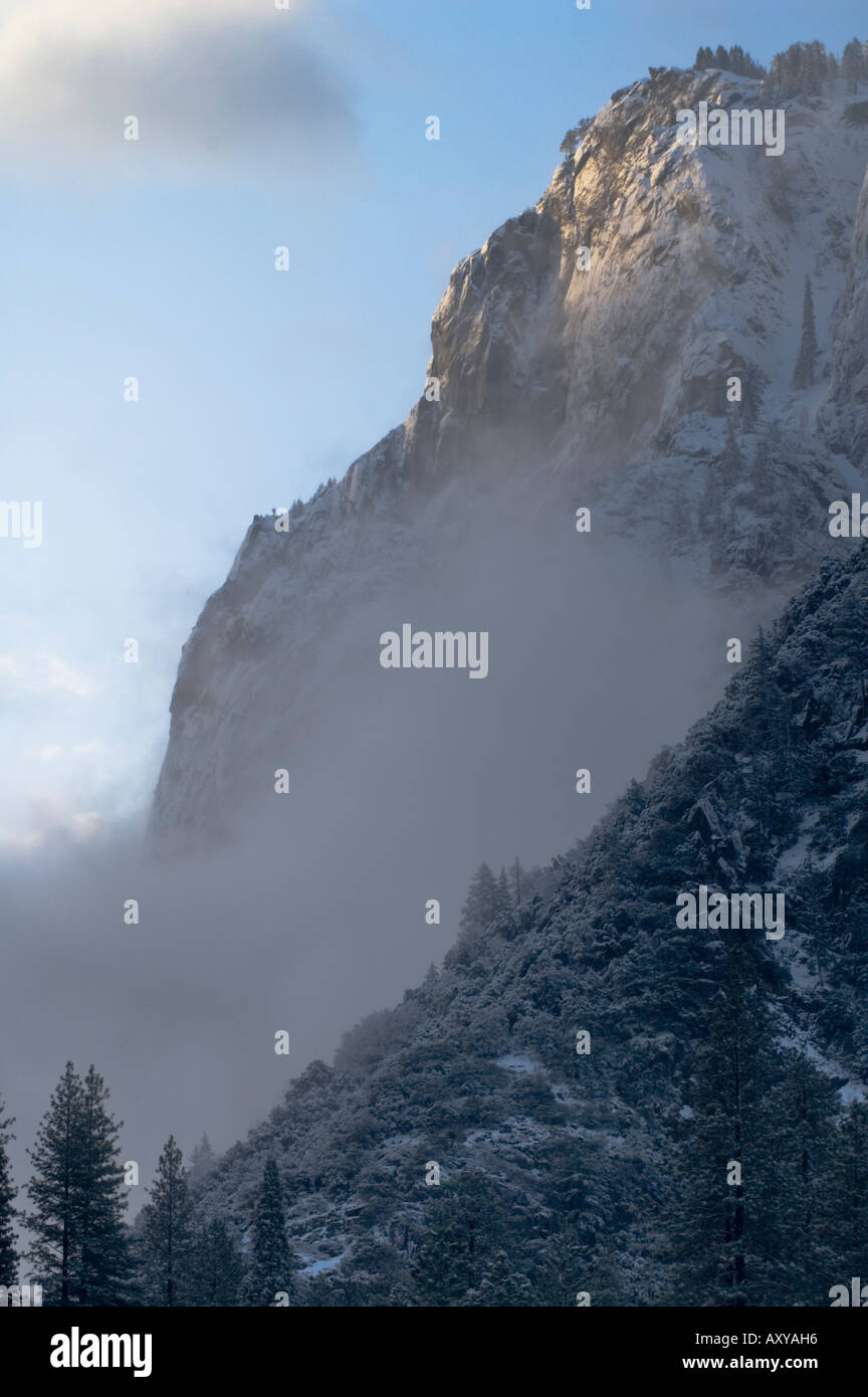 Fresh snow on steep granite cliffs below Glacier Point Yosemite Valley ...