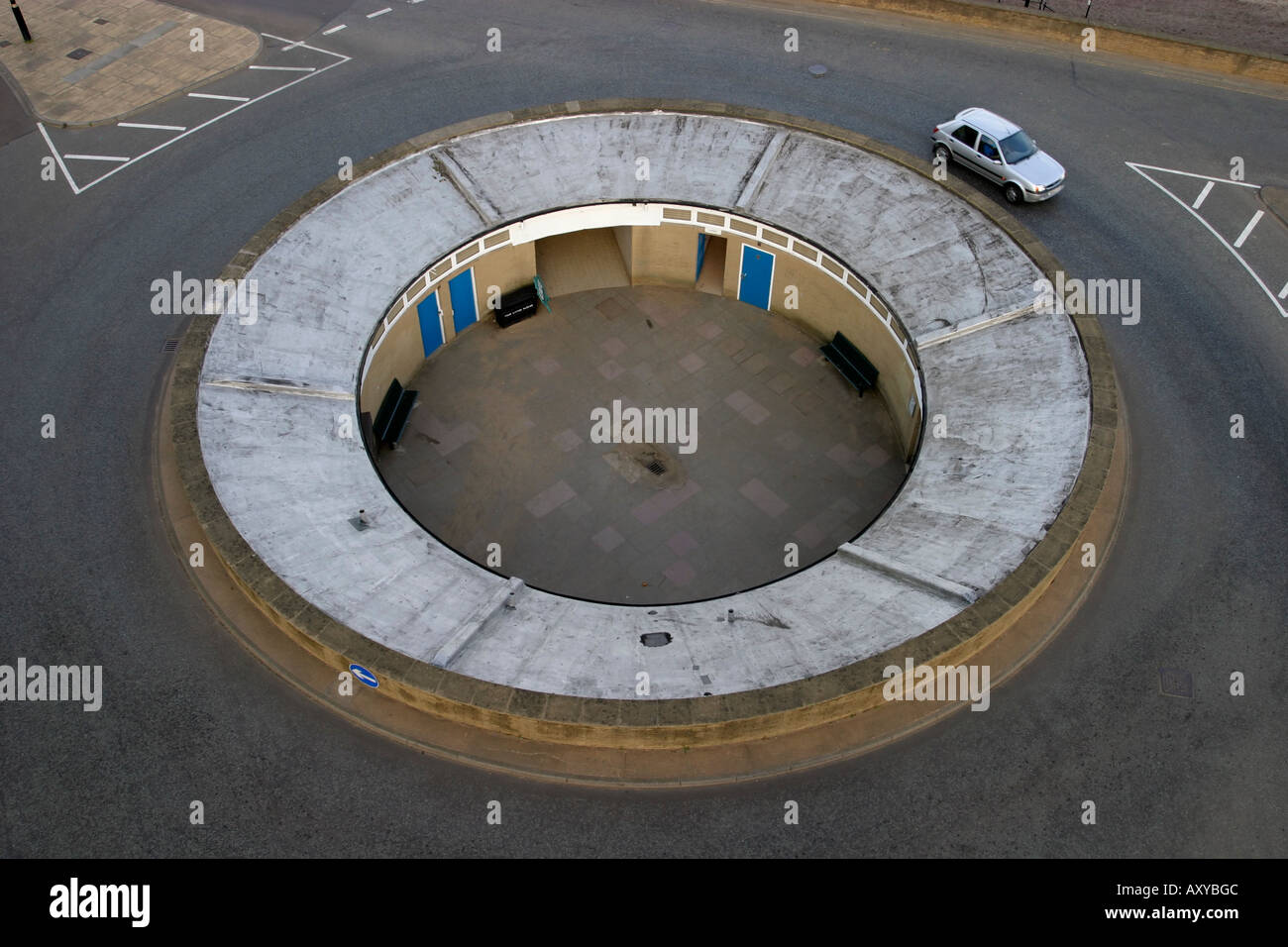overhead view of a car going round a roundabout in scarborough Stock ...