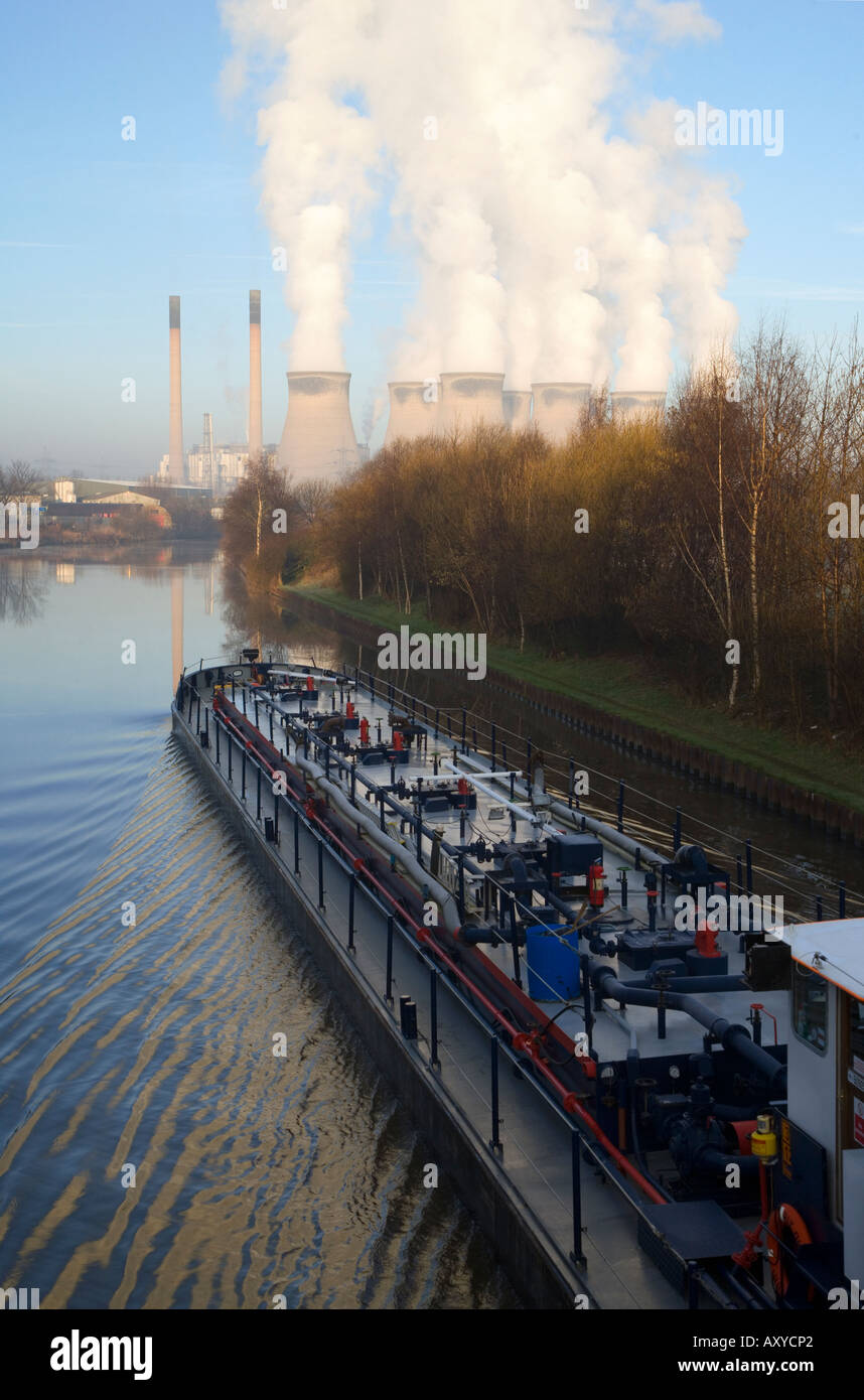 Steam barge hi-res stock photography and images - Alamy