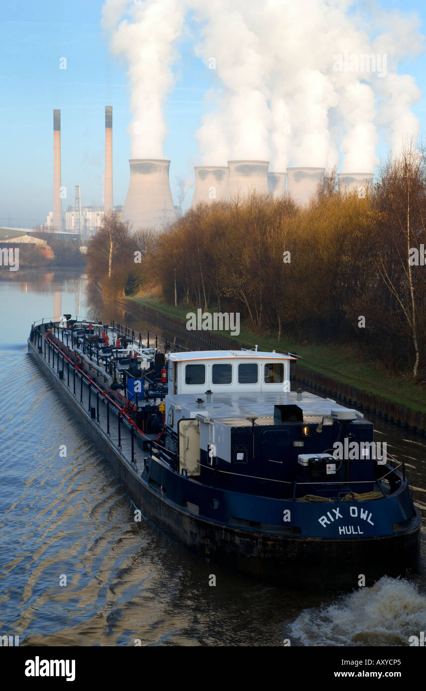 Steam barge hi-res stock photography and images - Alamy