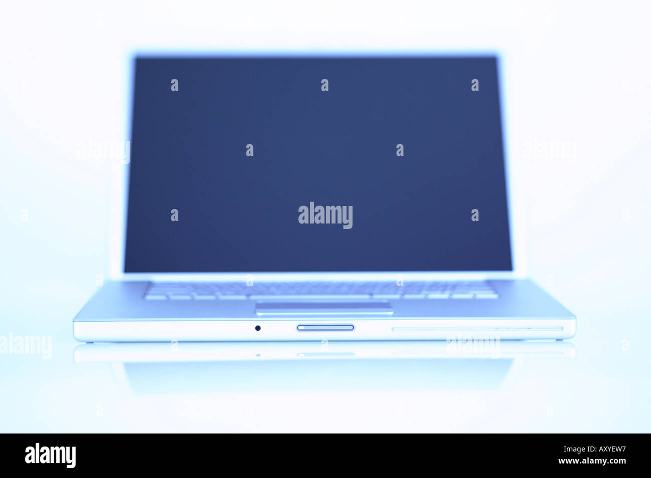 Blue computer screen hi-res stock photography and images - Alamy