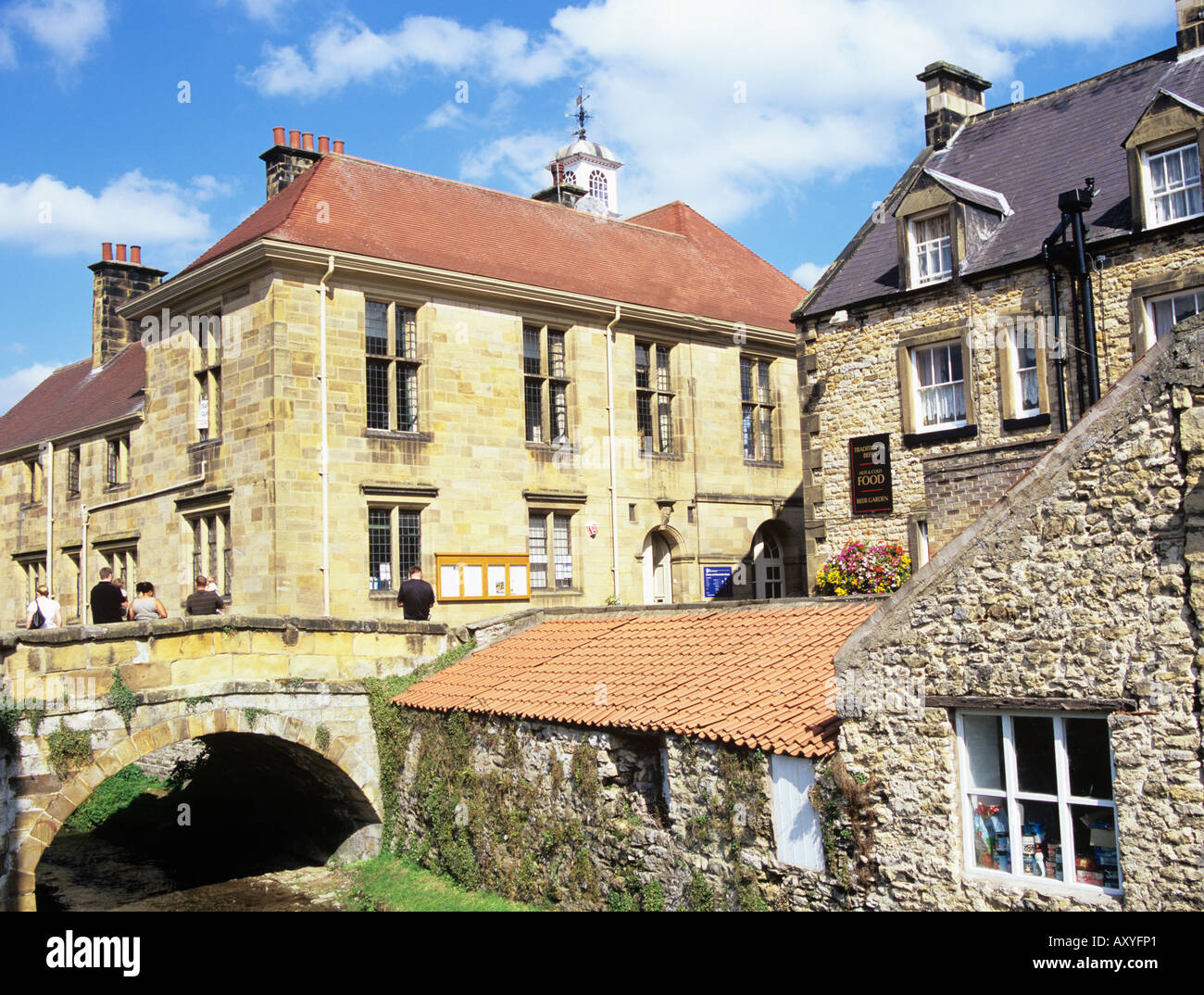 HELMSLEY NORTH YORKSHIRE UK September One of the narrow roads into the ...