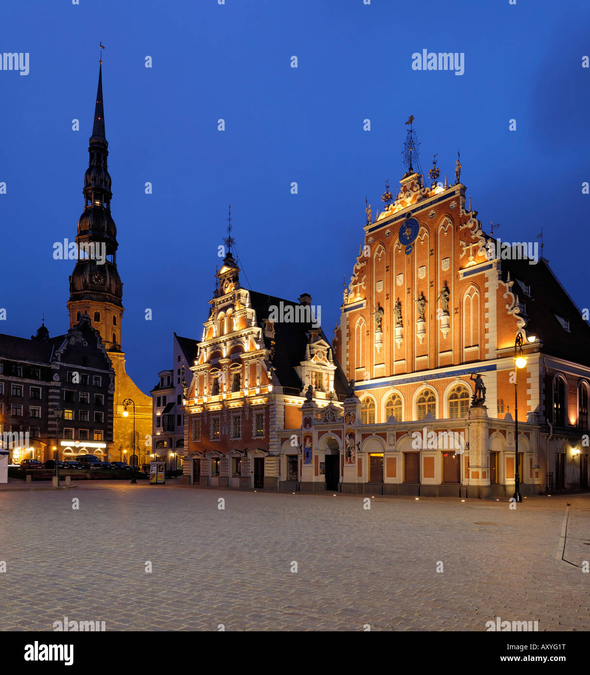 House of the Blackheads at night, Ratslaukums (Town Hall Square), Riga ...
