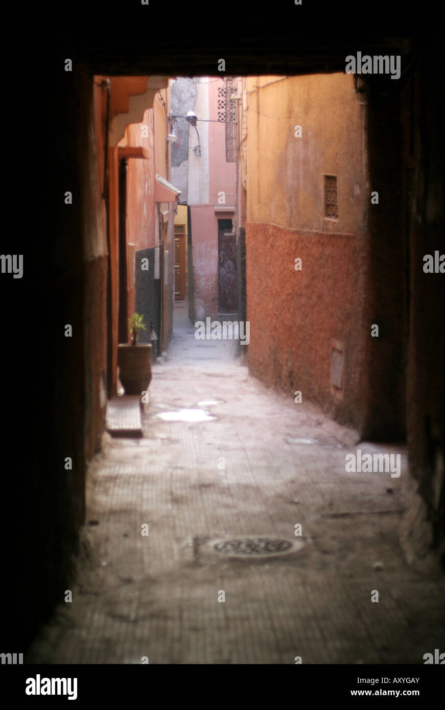 Alleyway in the souks in Marrakesh Morocco Stock Photo - Alamy