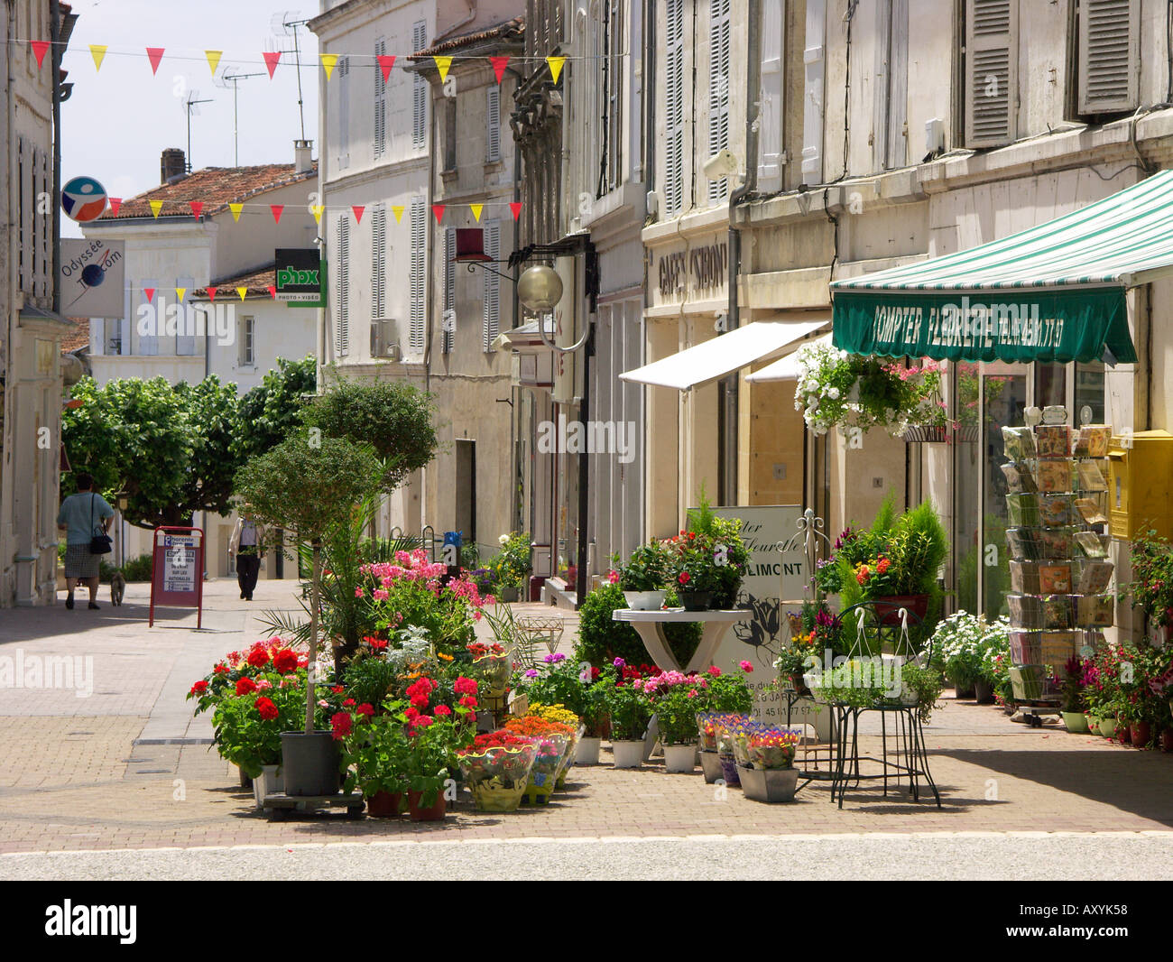 Cognac france cafe hi-res stock photography and images - Alamy
