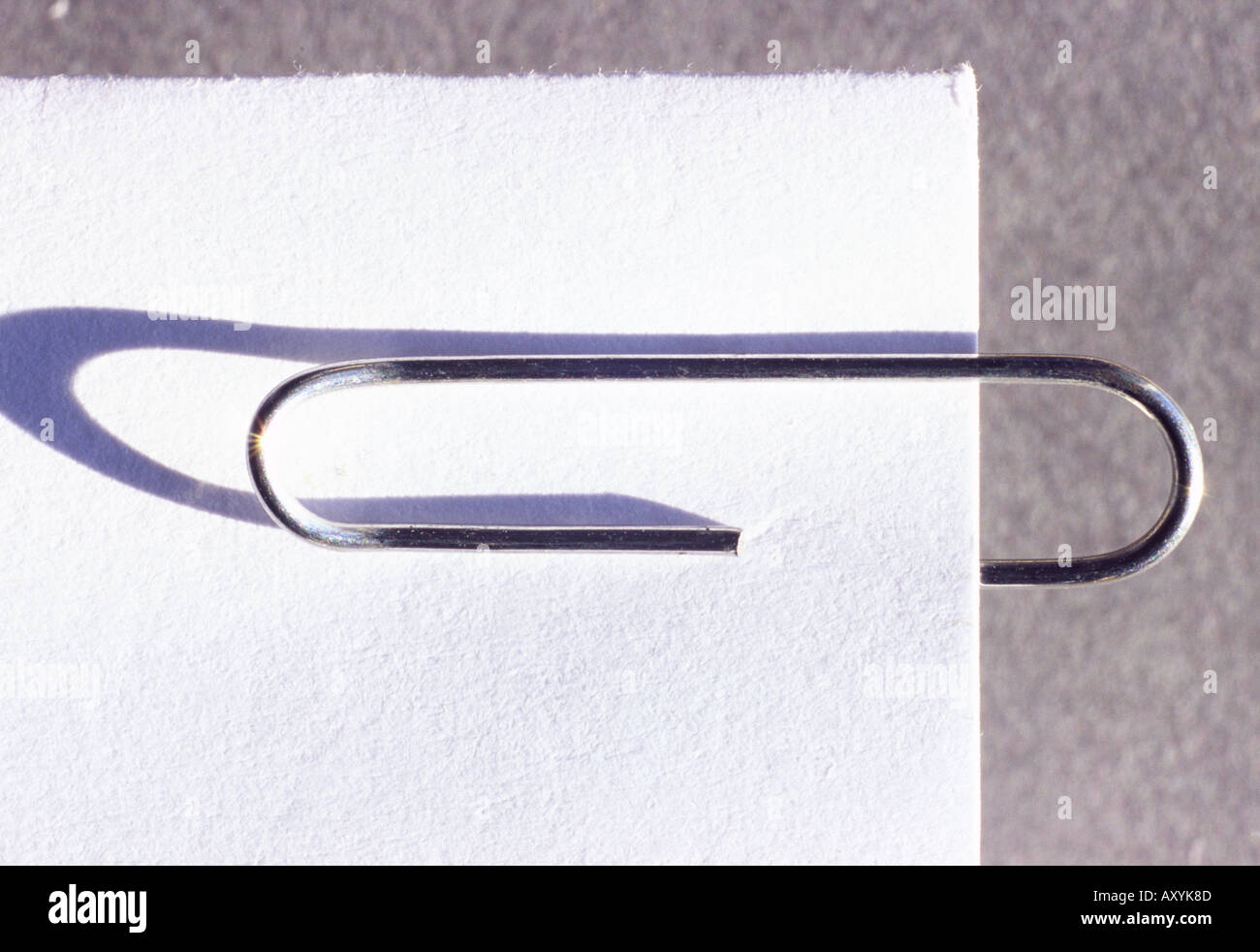 Bent paper clip wire hi-res stock photography and images - Alamy