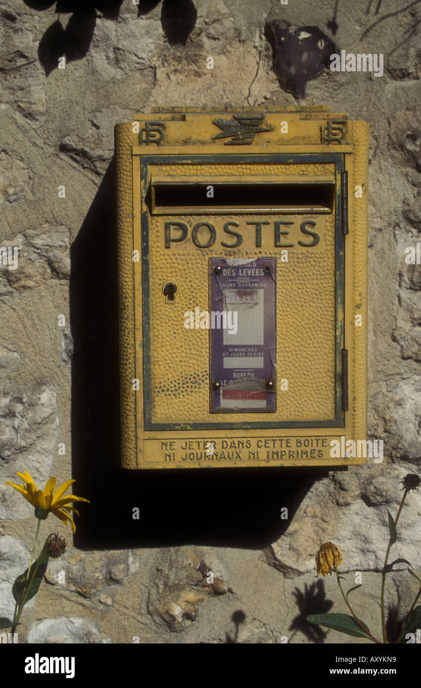 Old French contry post box Stock Photo - Alamy