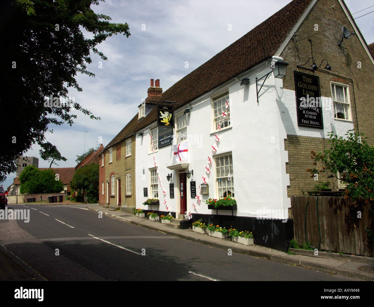 The Golden Lion pub Southwick Hampshire England Stock Photo - Alamy