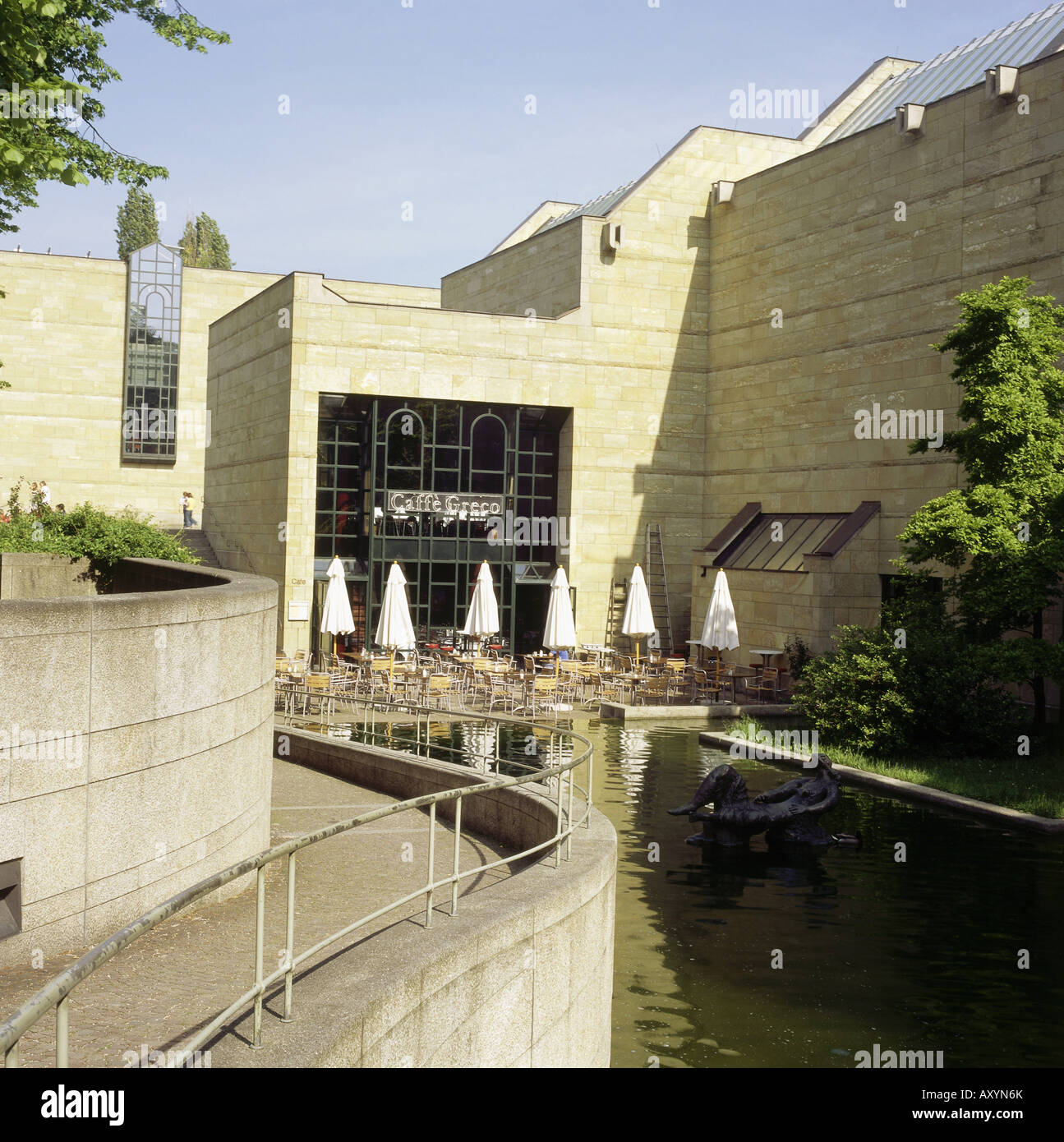 Modern museums hi-res stock photography and images - Alamy