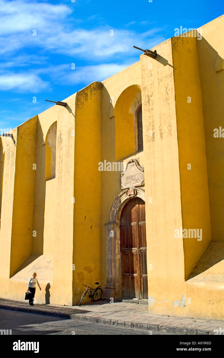 Biblioteca Publica the Spanish English public library in San Miguel de ...