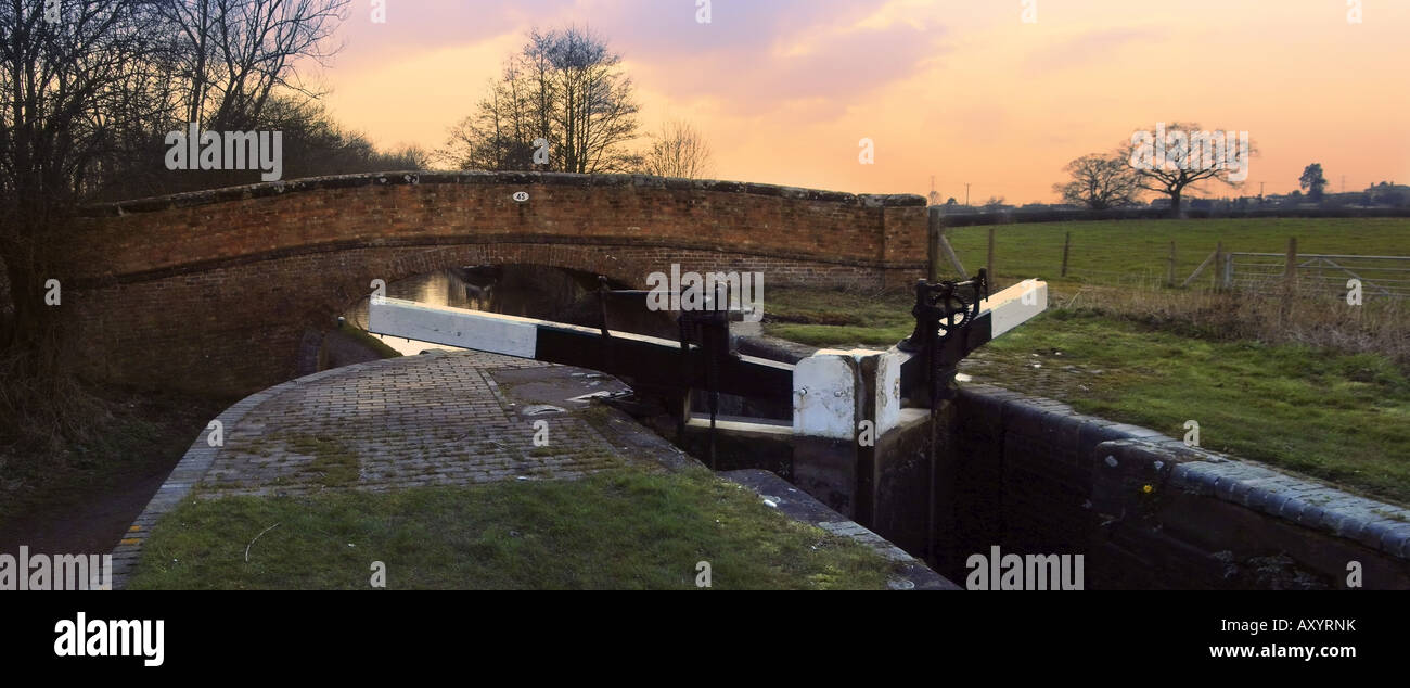 narrow boat barge the worcester and birmingham canal stoke prior ...