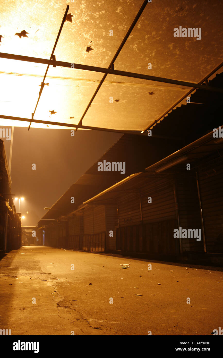 empty outdoor market at night Stock Photo - Alamy
