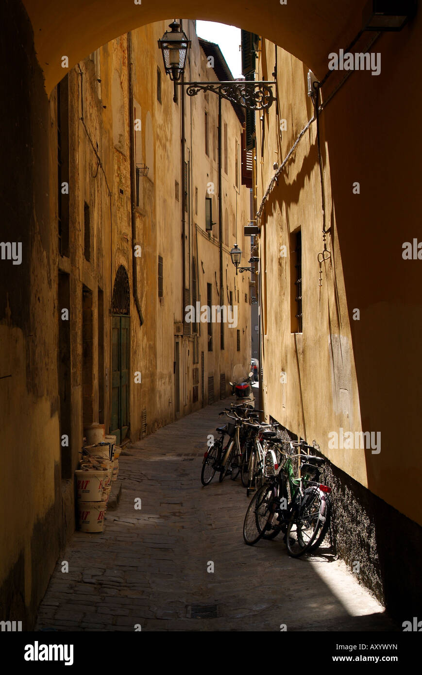 Italian back street Stock Photo - Alamy