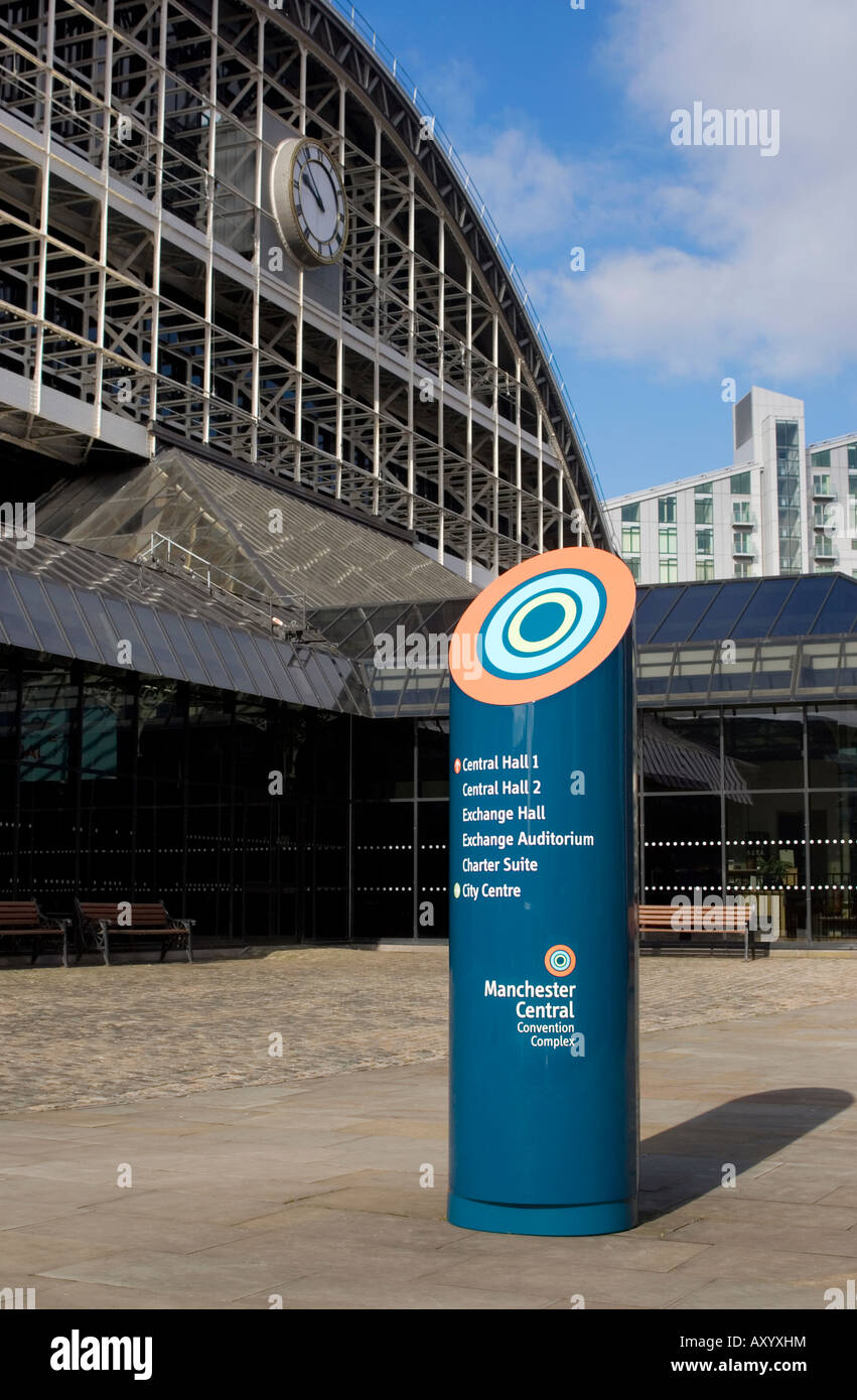 Exhibition centre in manchester hi-res stock photography and images - Alamy