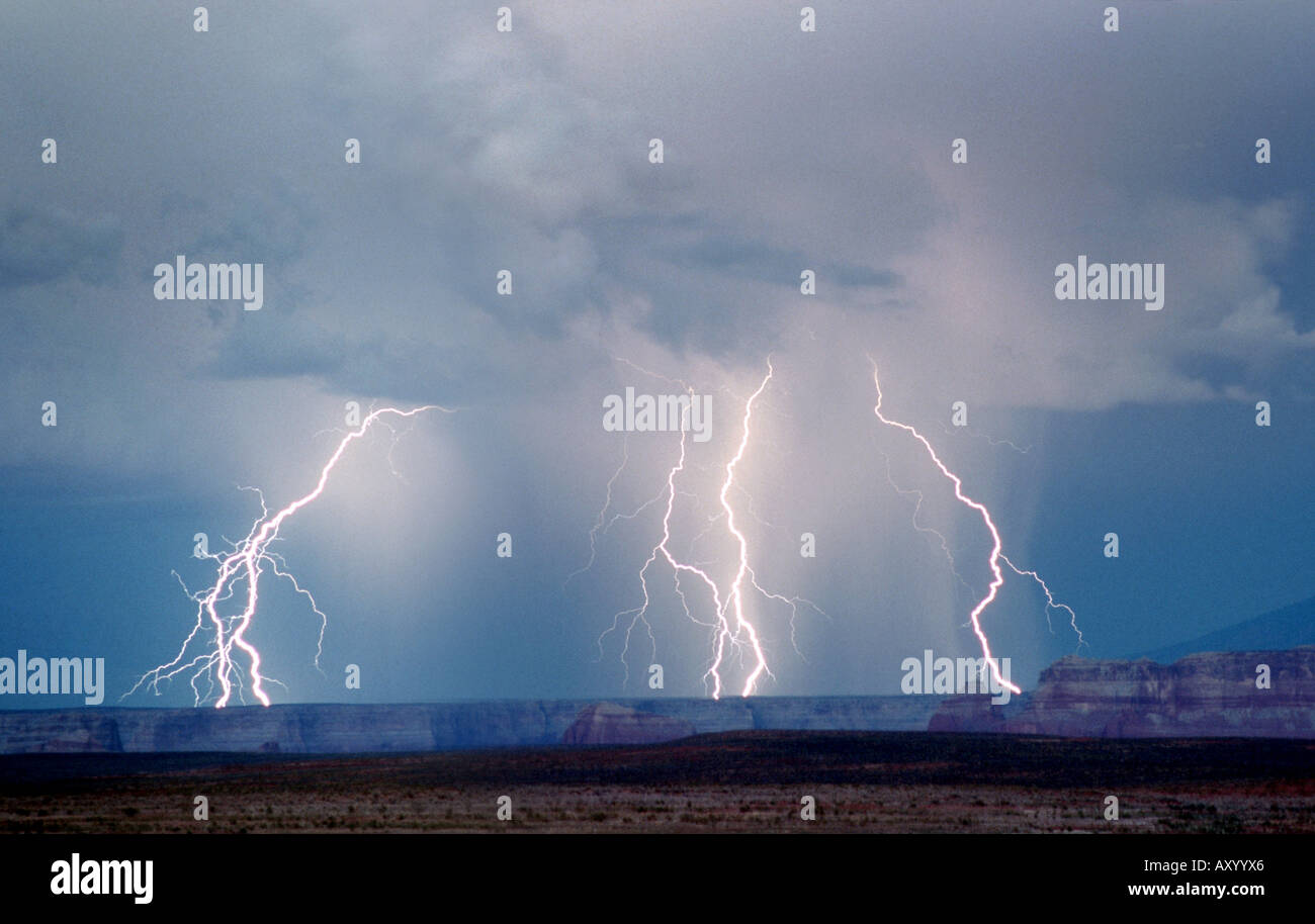 Flash lightning over the desert hi-res stock photography and images - Alamy
