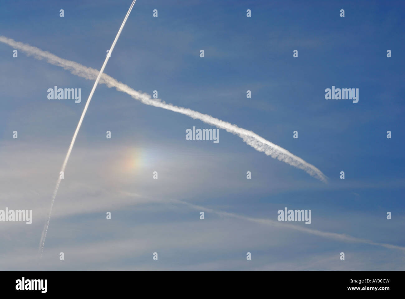 Vapor trails chemtrails from jets hi-res stock photography and images ...