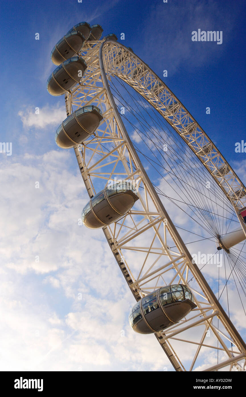 London eye pod hi-res stock photography and images - Alamy