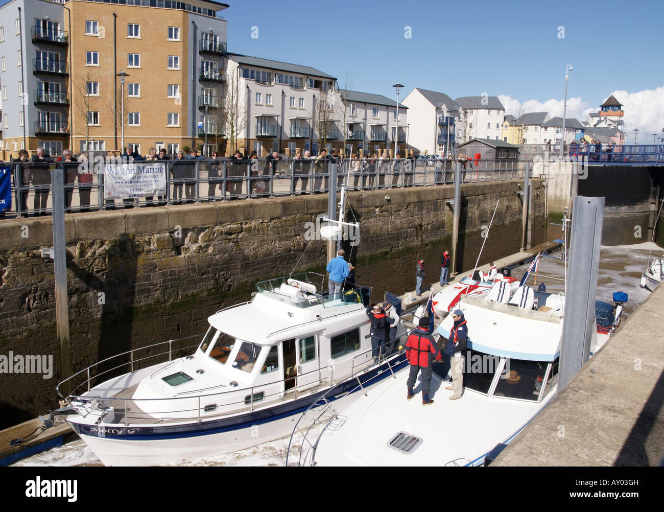The lock portishead marina hi-res stock photography and images - Alamy
