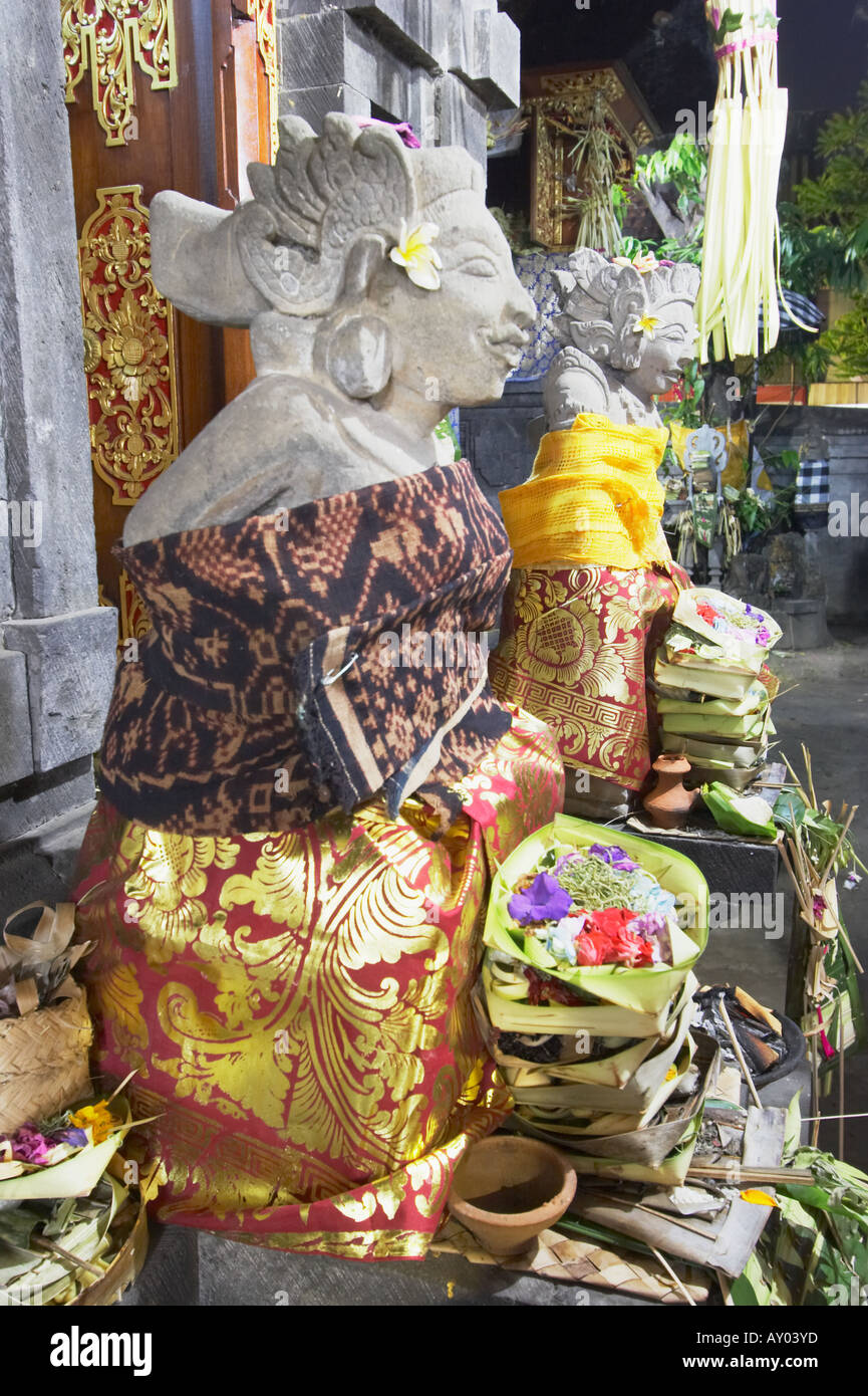Inside hindu temple hi-res stock photography and images - Alamy