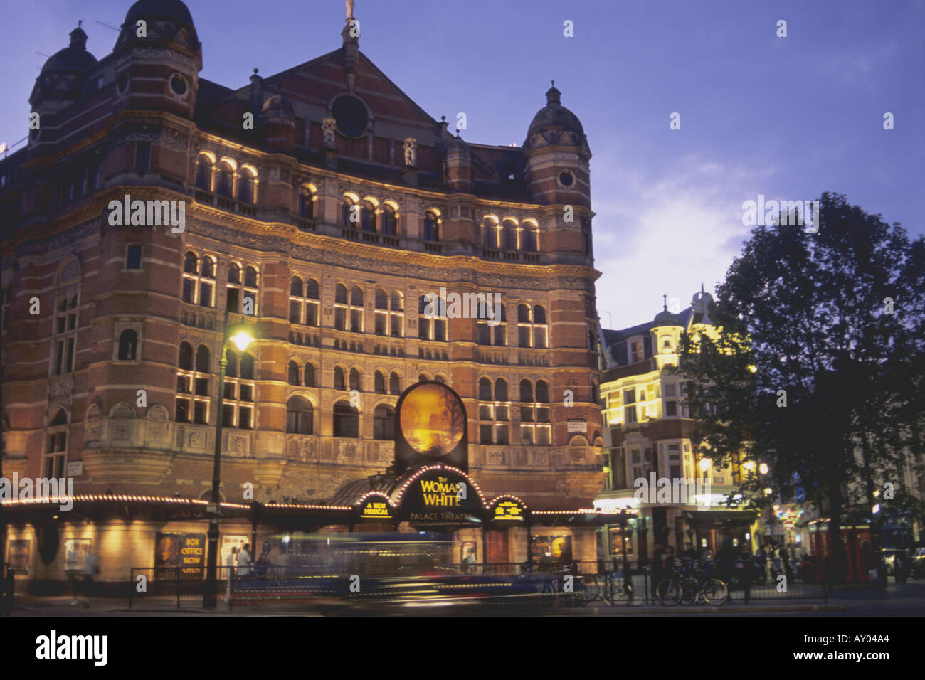 Cambridge circus hi-res stock photography and images - Alamy