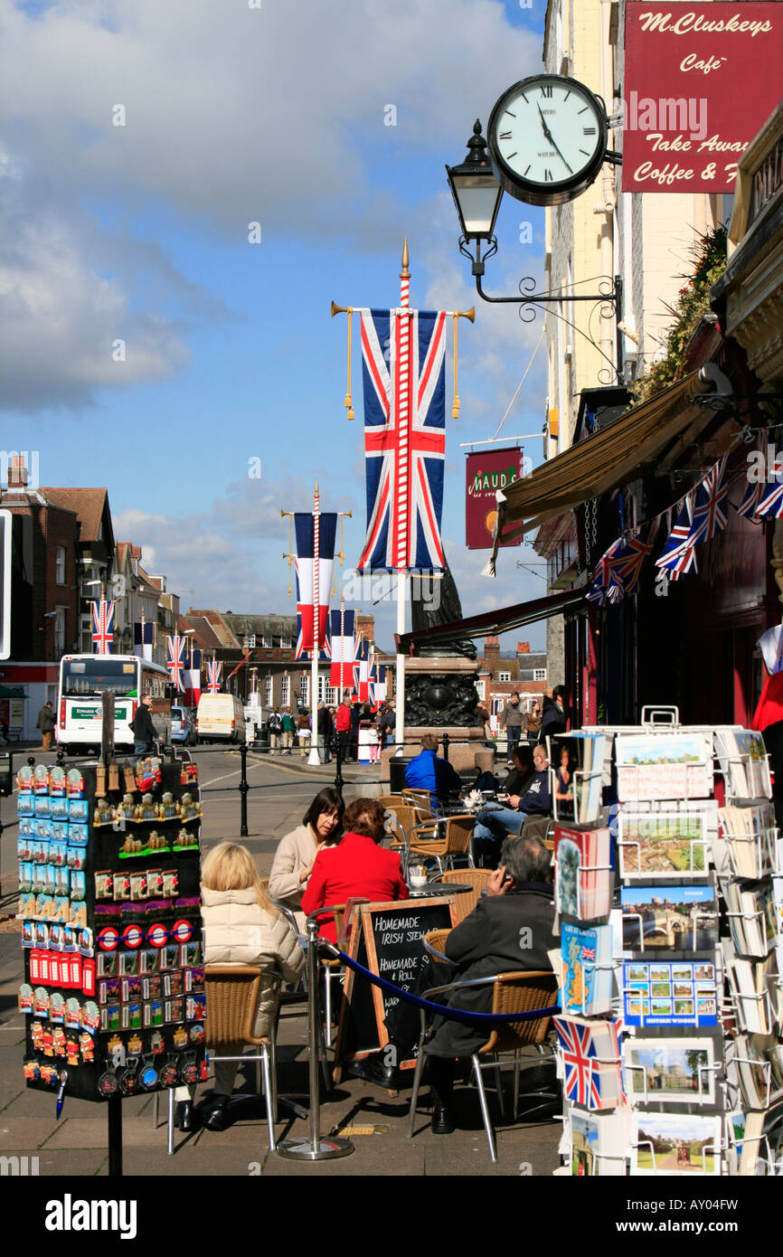 windsor castle town centre tourists Royal Borough of Windsor and ...