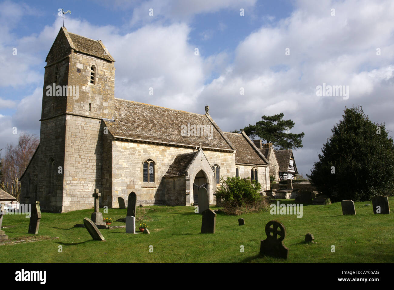 St swithuns church hi-res stock photography and images - Alamy