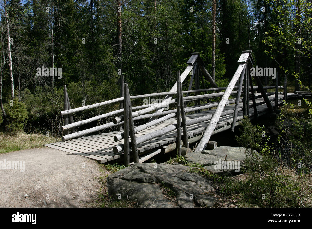 Bridge over stream hi-res stock photography and images - Alamy