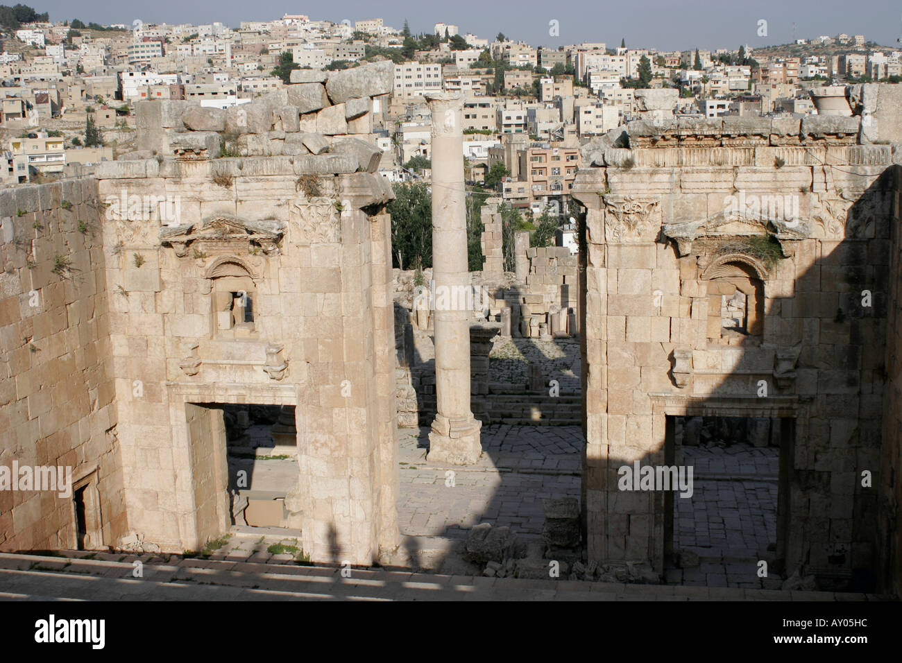 Jerash modern town hi-res stock photography and images - Alamy