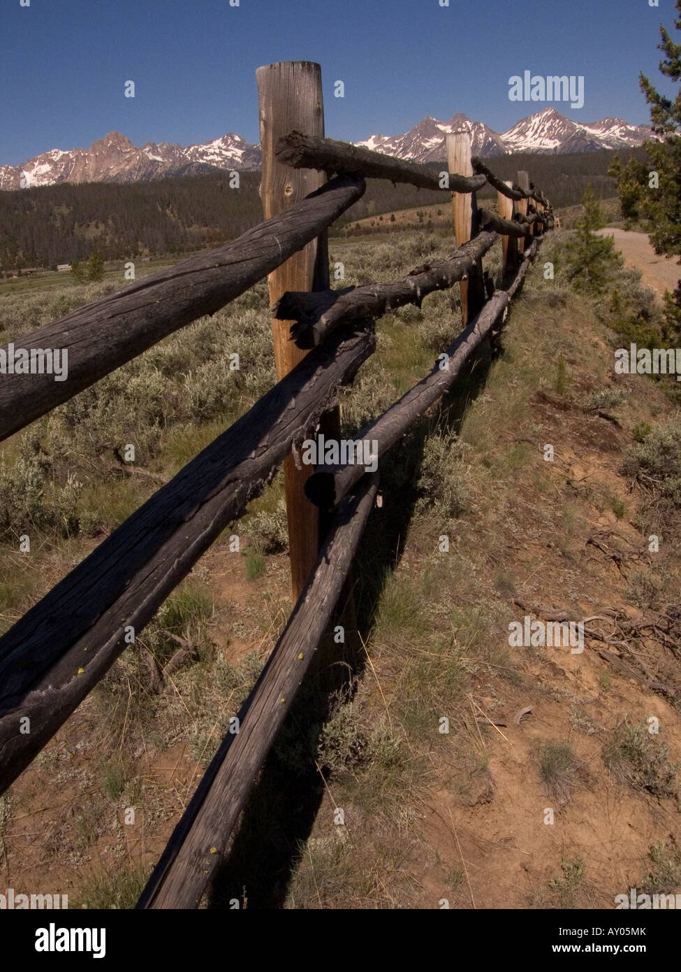 Wood fence, Sawtooth mountains near Stanley Idaho. USA Stock Photo - Alamy
