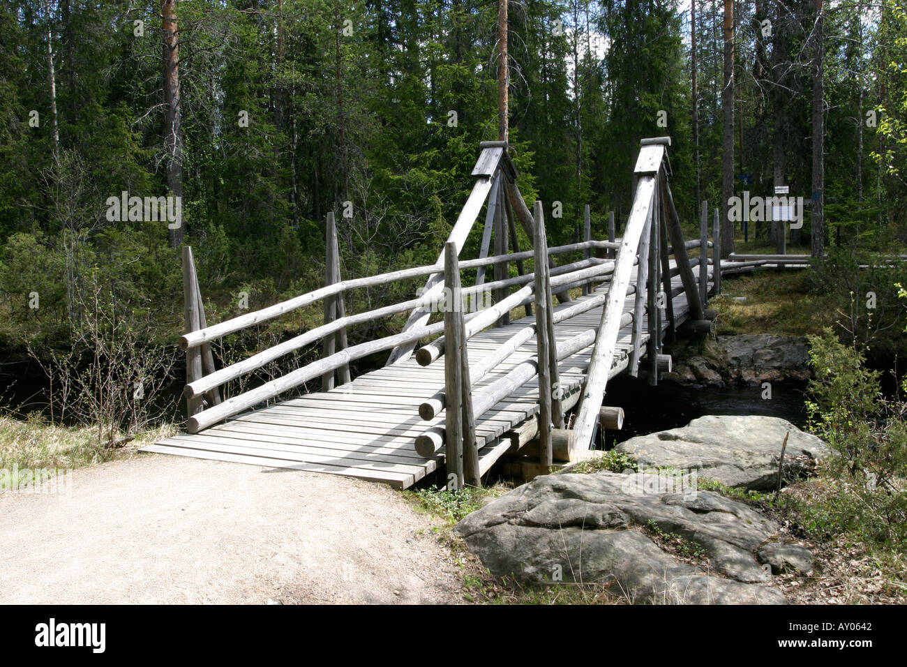 Bridge over stream hi-res stock photography and images - Alamy
