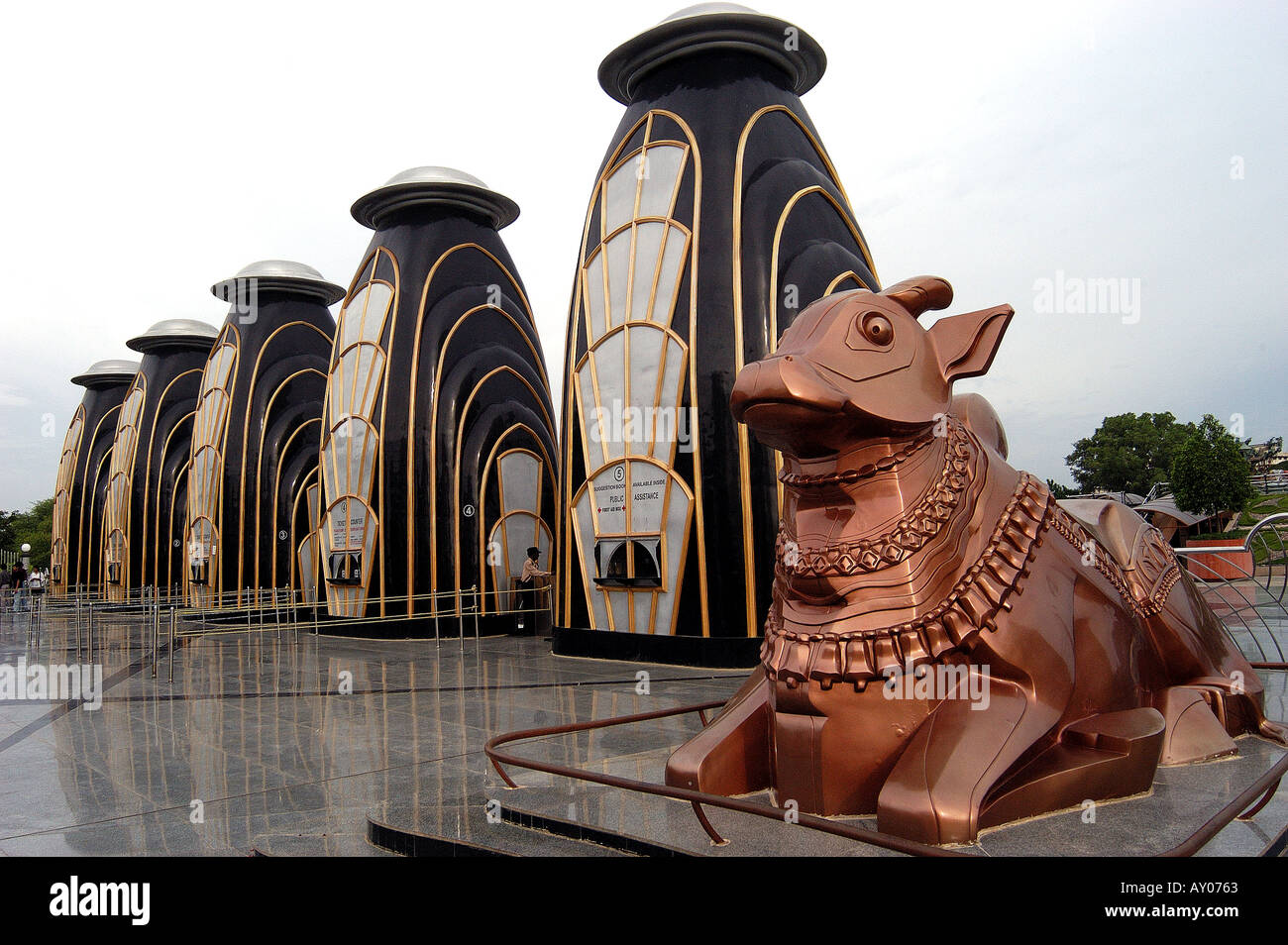NANDI BULL AT NTR GARDEN HYDERABAD ANDHRA PRADESH INDIA Stock Photo - Alamy