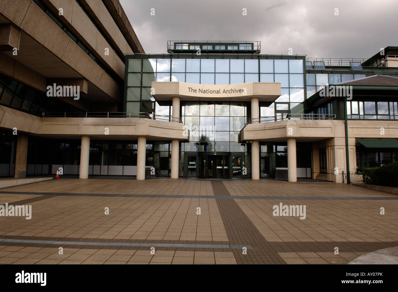 Public records office kew london hi-res stock photography and images ...