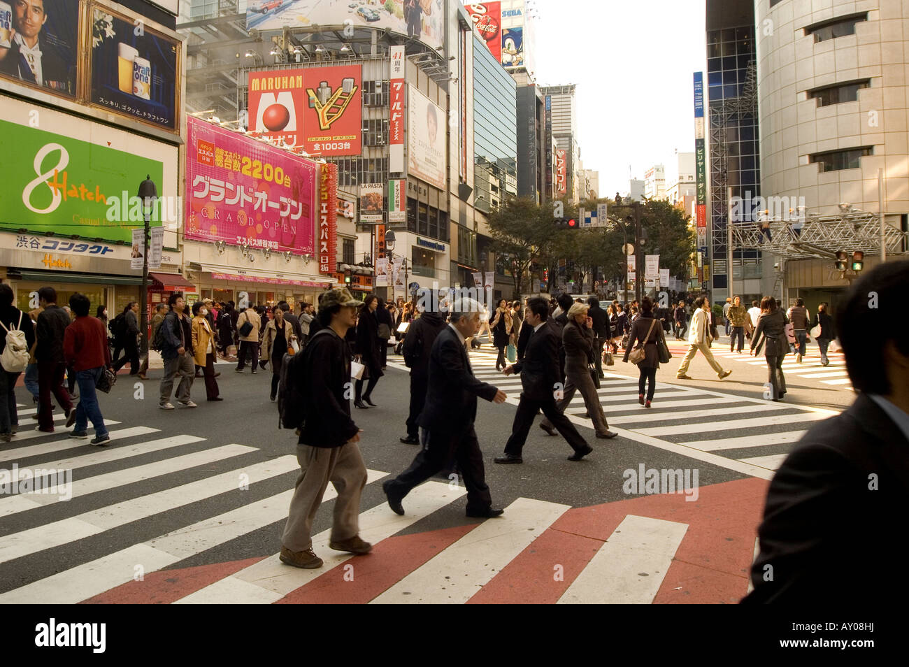 Shibuya crossing, Tokyo, Japan Stock Photo - Alamy